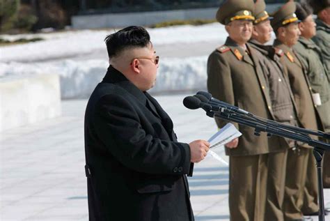金正恩出席革命战迹地誓师大会 戴墨镜演讲 组图 图片中国中国网