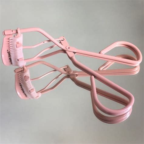 The Lash Tool ™ Pink Cosmetics Co Tiktok Viral Eyelash Curler