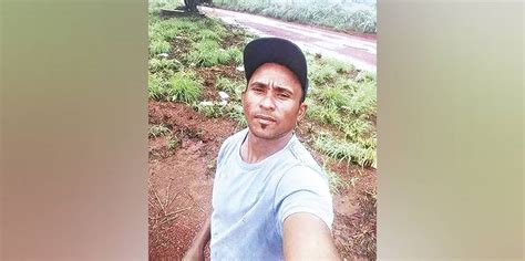Homem é Assassinado A Golpe De Faca No Peito Correio De Carajás