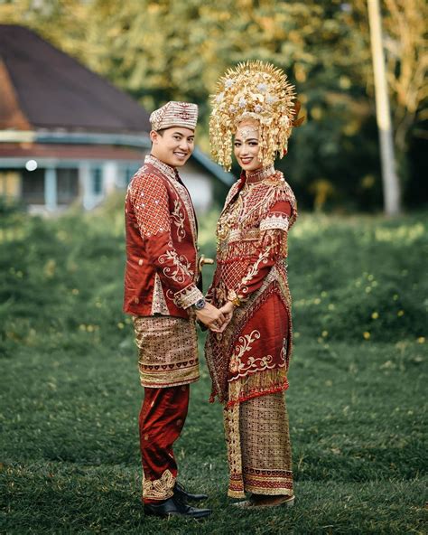 Baju Pengantin Adat Jawa Islami