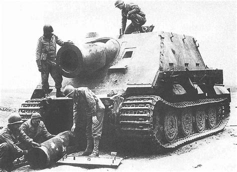 VEICULOS E ARMAMENTOS MILITARES Sturmpanzer VI Sturmtiger