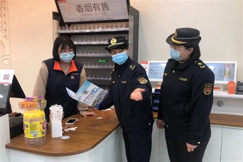 济宁市城市管理局 图片新闻 执法监察三大队组织开展《济宁市城镇容貌和环境卫生管理条例》宣传活动（图）