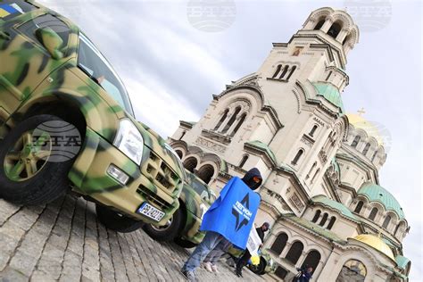 Автомобили които ще се изпратят на Легион Свобода на Русия които се