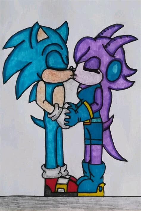 Sonic And Lilac Kiss By Dragonpriness On Deviantart