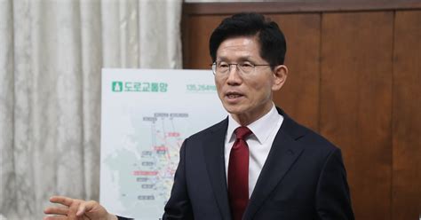 노동운동가 출신 보수 정치인 김문수 정치 입문 35년 만에 대선 후보로