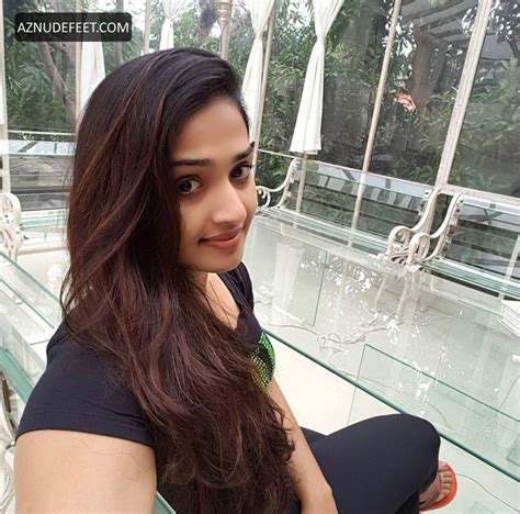 Vidhya Vinu Mohan Feet Aznudefeet