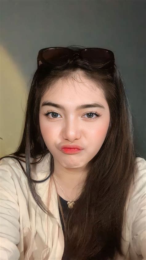 Pin Oleh Jamesbondd Di Model Face Gaya Rambut Wajah Oval Gaya Rambut Cantik Gaya Rambut