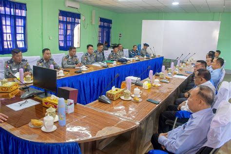 ရခိုင်ပြည်နယ်ဝန်ကြီးချုပ် ဦးထိန်လင်း နယ်ခြားစောင့်ရဲတပ်ဖွဲ့ခွဲများမှ တပ်ဖွဲ့ဝင်များ၊ ရဲမေနှင့