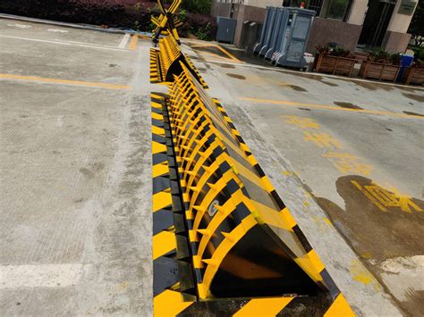 Flip Barricade Hydraulic Spike Roadblocker Traffic Road Blocker Barrier