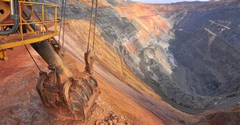 Ціни на залізну руду у 2024 році будуть на рівні 99 100 доларів за тонну Capital Economics