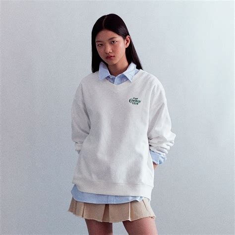 카우보이 클럽 피케 브이넥 맨투맨 아이보리 감도 깊은 취향 셀렉트샵 29cm