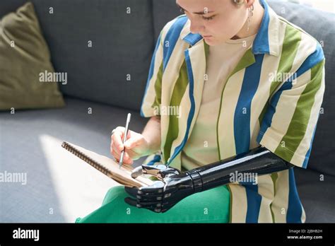 Amputierte Frau Fotos Und Bildmaterial In Hoher Auflösung Seite 2