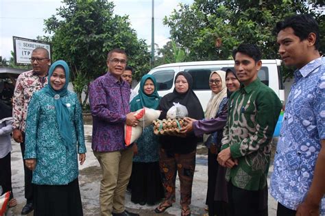 Pemerintah Kota Payakumbuh Salurkan Bantuan Pangan Bagi Keluarga