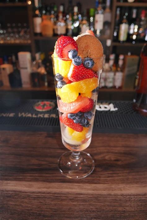 Bar Plus Sweets Two Ringsバープラススイーツ ツーリングス フローズンデザート 甘いケーキ フルーツパフェ