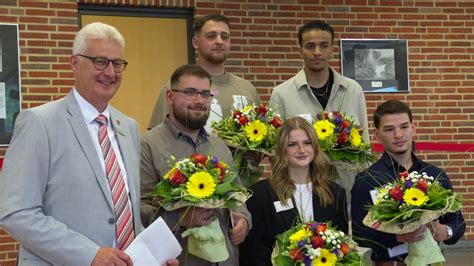 Zivilcourage Preis Fünf junge Erwachsene retten Frau vor Angreifer NDR de Nachrichten