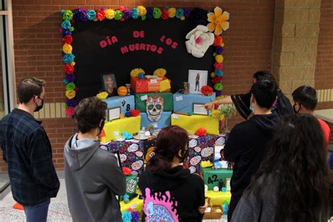 Photo Of The Week Spanish Classes Construct Ofrenda In Honor Of