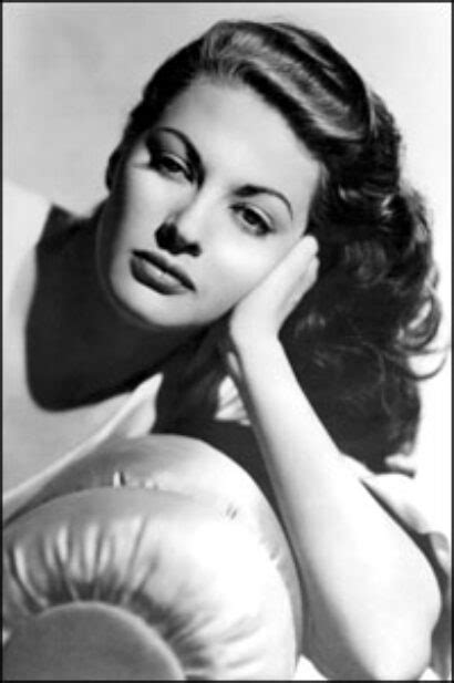 Yvonne De Carlo Follies Original Carlotta Is Dead At 84 Playbill
