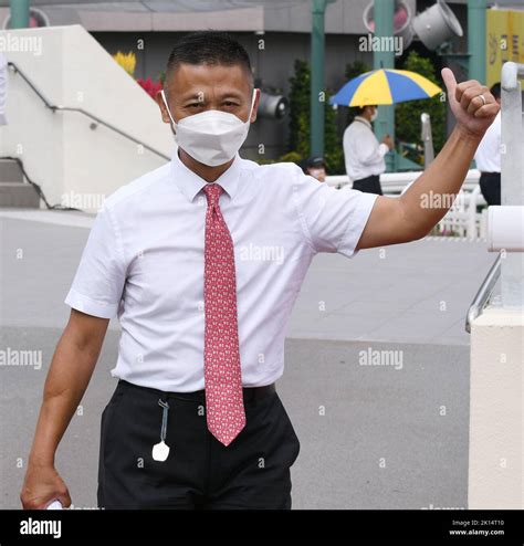 Rennen 3 Sieger Victor Gefahren Von Matthew Poon Ming Fai Gewann Die Klasse 4 über 1200m Bei