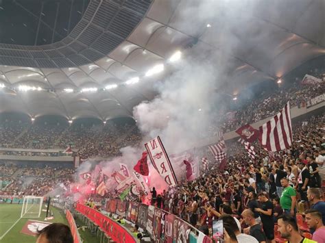 Protest unic în fotbal Întreaga galerie a Rapidului a cântat Viața mea o împart alături de