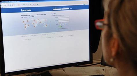 La brecha digital es generacional y no se explica por razones de origen social renta o género