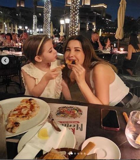 نانسي عجرم تشارك الجمهور رحلتها العائلية في دبي جفرا نيوز