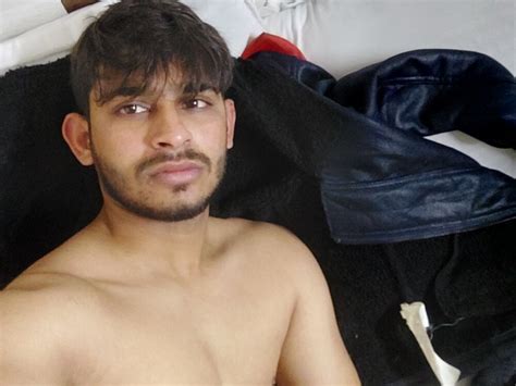 Arush Slayer主播：免费直播性爱表演和聊天 Stripchat