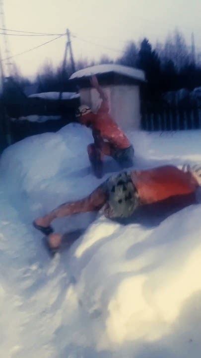 ЗАСТРЯЛ😱 как выбраться из ледяного плена🥶 Shorts Youtube