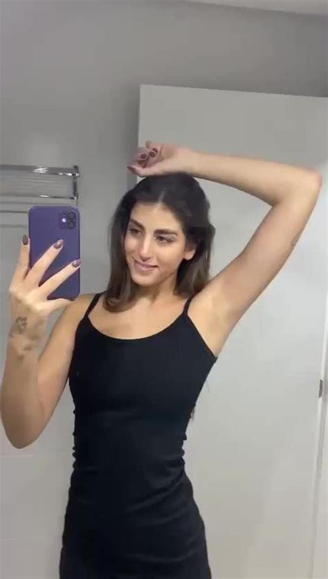 you want to see more of my armpit? | Scrolller