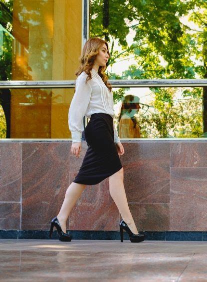 Seven steps to walk with confidence - Emma.FashionEmma.Fashion