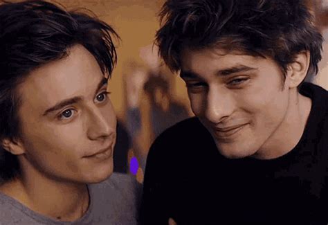 Maxence Danet Fauvel  Maxence Danet Fauvel Откриване и споделяне на  файлове