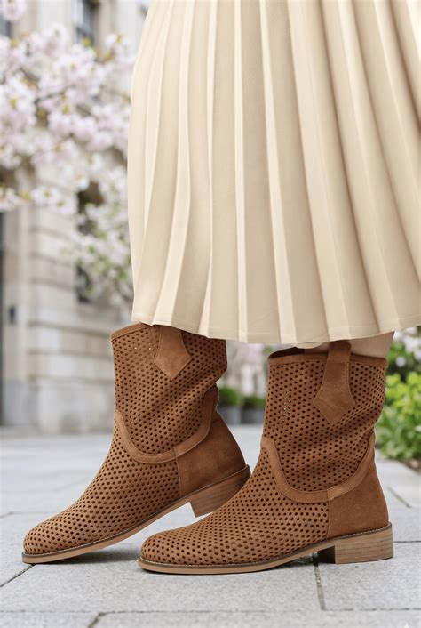 Cizme Perforate De Vara Din Piele Cazy Camel Bigiottos Shoes