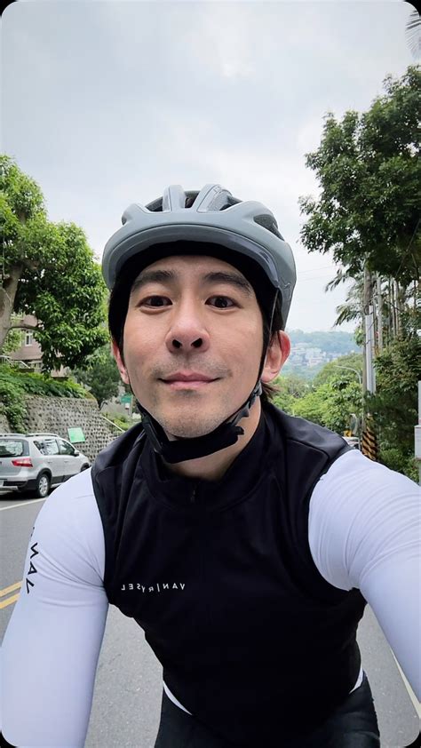 Hsiu 〜修杰楷 Lefthere 冷冷的空氣 久違的單車運動，感到熟悉又陌生🐒 回歸前的熱身，好在體能沒掉太多 小小的中社2 還是