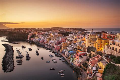 Procida Bilder – Durchsuchen 4,274 Archivfotos, Vektorgrafiken und ...