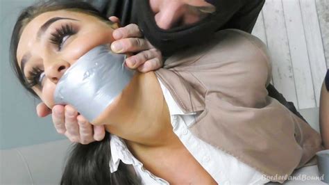 Hayley Louise In The CICHLID Strain Subterranean Nerve Centre