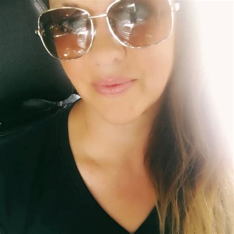 Danielle401 On Threads