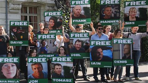 Първи активист на Грийнпийс напусна Русия Новини бг