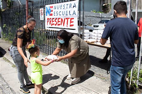 Nuestra Escuela Ofrece Almuerzos Solidarios En El Casco De Caguas