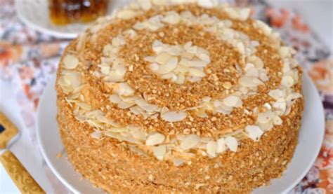 Торт Медовик классический рецепт с кремом из сгущёнки и сметаны