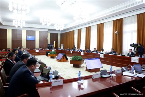 Өнөөдрийн нүүрсний сонсголд 74 гэрч дуудагджээ