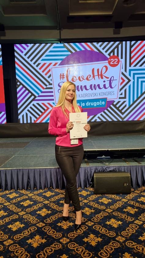 Ponosna Na Celo Hr Ekipo Iskra Za Tole Super Nagrado 💪prejem Priznanja Mega 2022 Nam Veliko