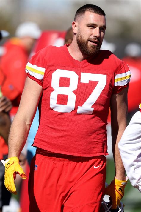 Travis Kelce Once Admitted Its A ‘dealbreaker If A Girl Doesnt ‘like