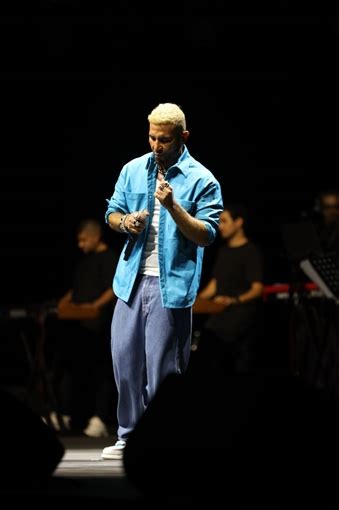 أحمد سعد يستعيد نشاطه بعد العملية الجراحية ويحيي حفلا في دبي خبر في