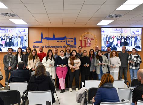 La Alcaldesa De Osuna Preside El Acto De La Entrega De Las Réplicas De