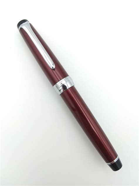 Sailor Pro Gear Slim Sapporo Pearl Red 14k Saibi Togi Nib Pen Realm