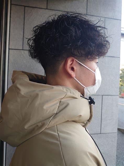 冬こそフェードにパーマスタイル！ 池田市石橋の美容室ならヘアサロンsolana（ソラーナ）