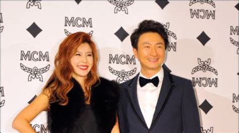 E포토 이윤미 주영훈 패션쇼 나들이 왔어요