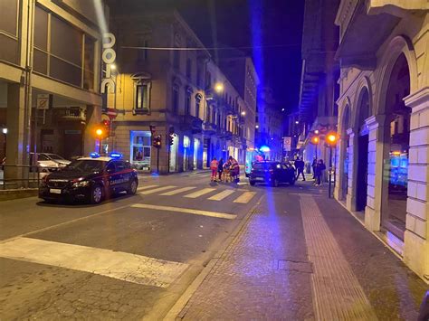 Scontro A Varese Incrocio Critico Tra Via Vittorio Veneto E Via Avegno