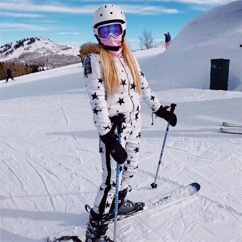 35 Cute Ski Outfits For Women Perfect For Winter Inspired Beauty