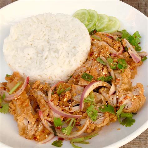 🍗 ข้าวยำไก่แซ่บ เล้าไก่ สาขาม นเรศวร Chickenandfood