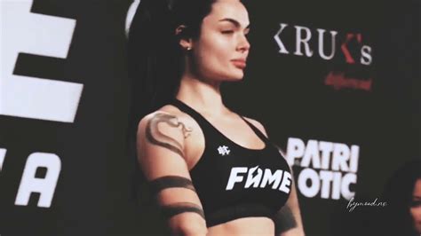 Mma S Most Beautiful Female Fighters Kamila Smogulecka And Dagmara
